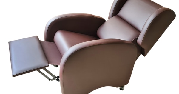 SOFA GERIATRICO RELAX MANUAL PORTO C/RODAS CASTANHO CHOCO | Ajudas ...